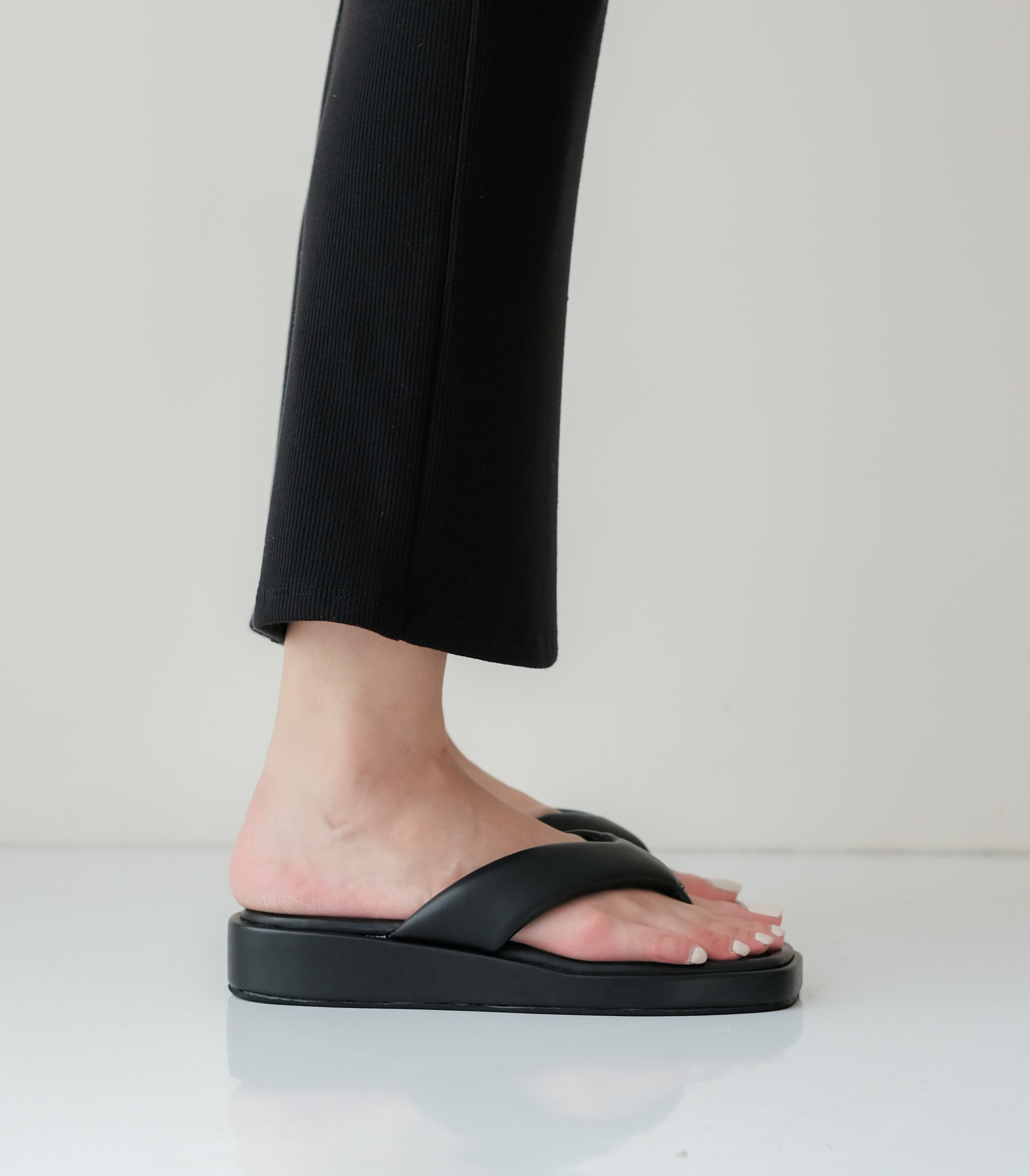 LUCA PLATFORM SANDALS (BLACK) | ShopJenith